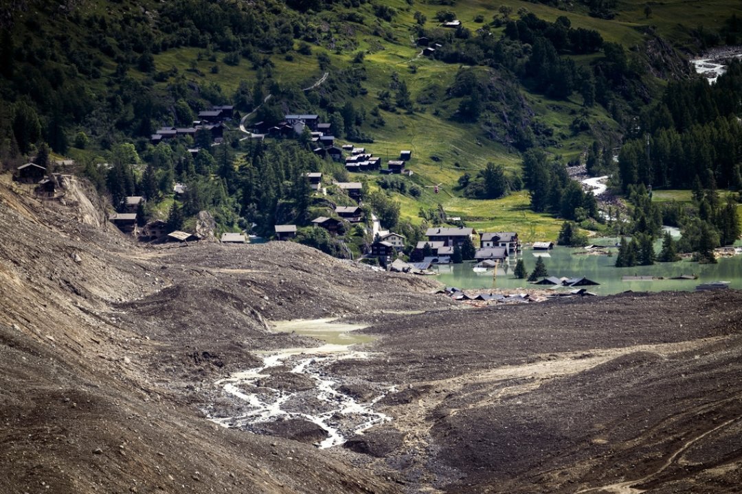 Blatten : Caritas et la Croix-Rouge lancent la deuxième phase | Rhône FM